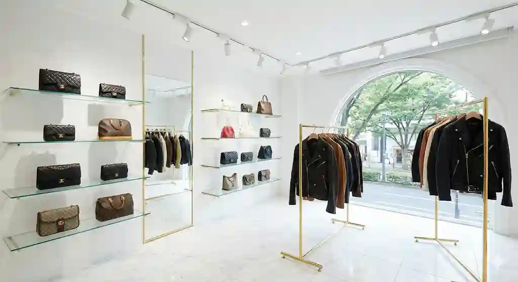 Harajuku Shopping Guide: Vintage Treasures & Kawaii Fashion - Gen Z Japan